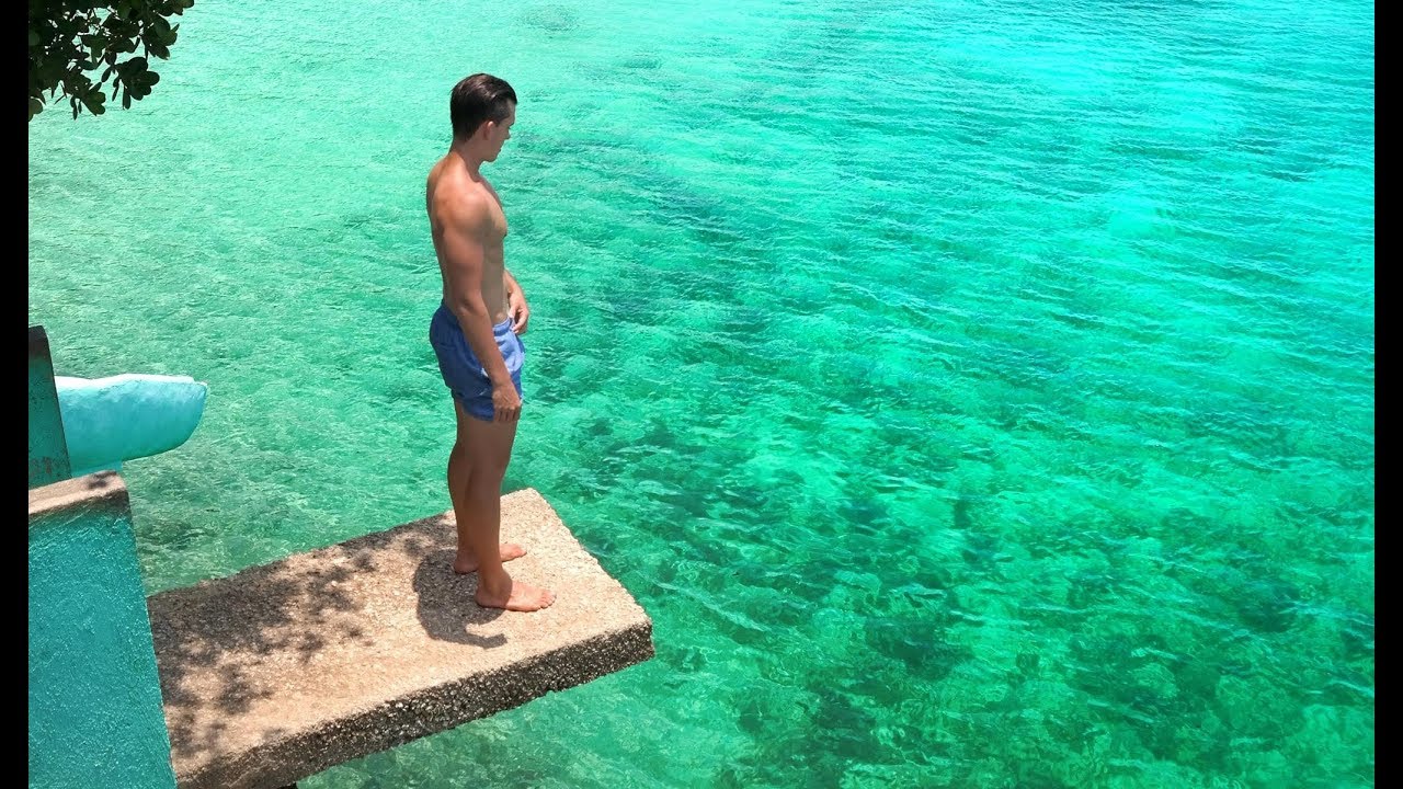 CLIFF JUMPING in the Philippines into beautiful BLUE WATER /SIQUIJOR ...