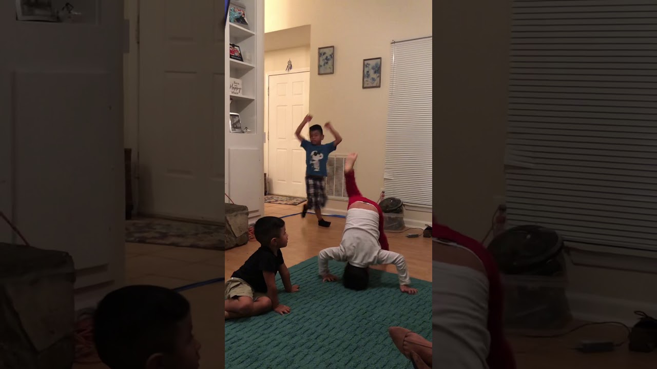 Kids bailando perreo - YouTube