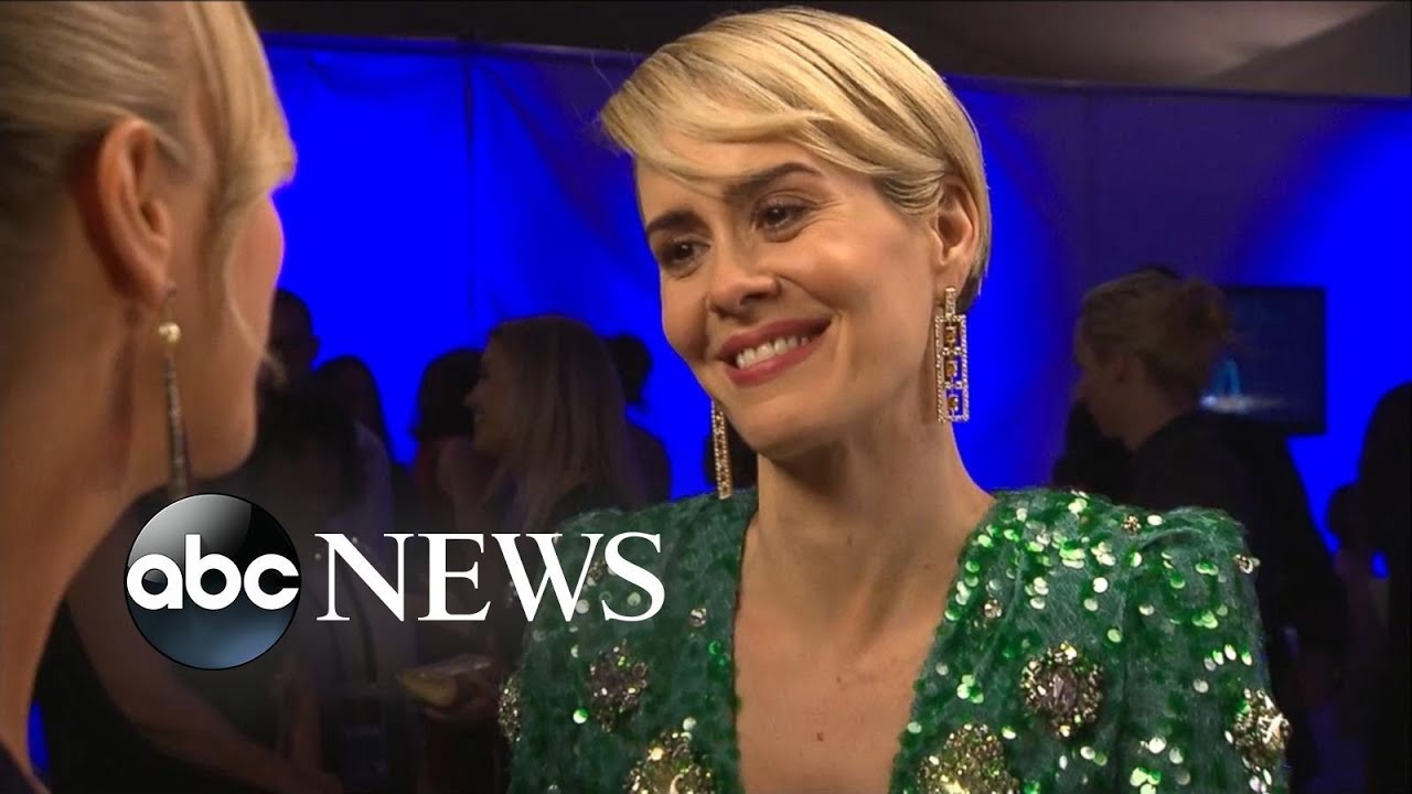 Sarah Paulson on Celebratory Hug With Marcia Clark - YouTube