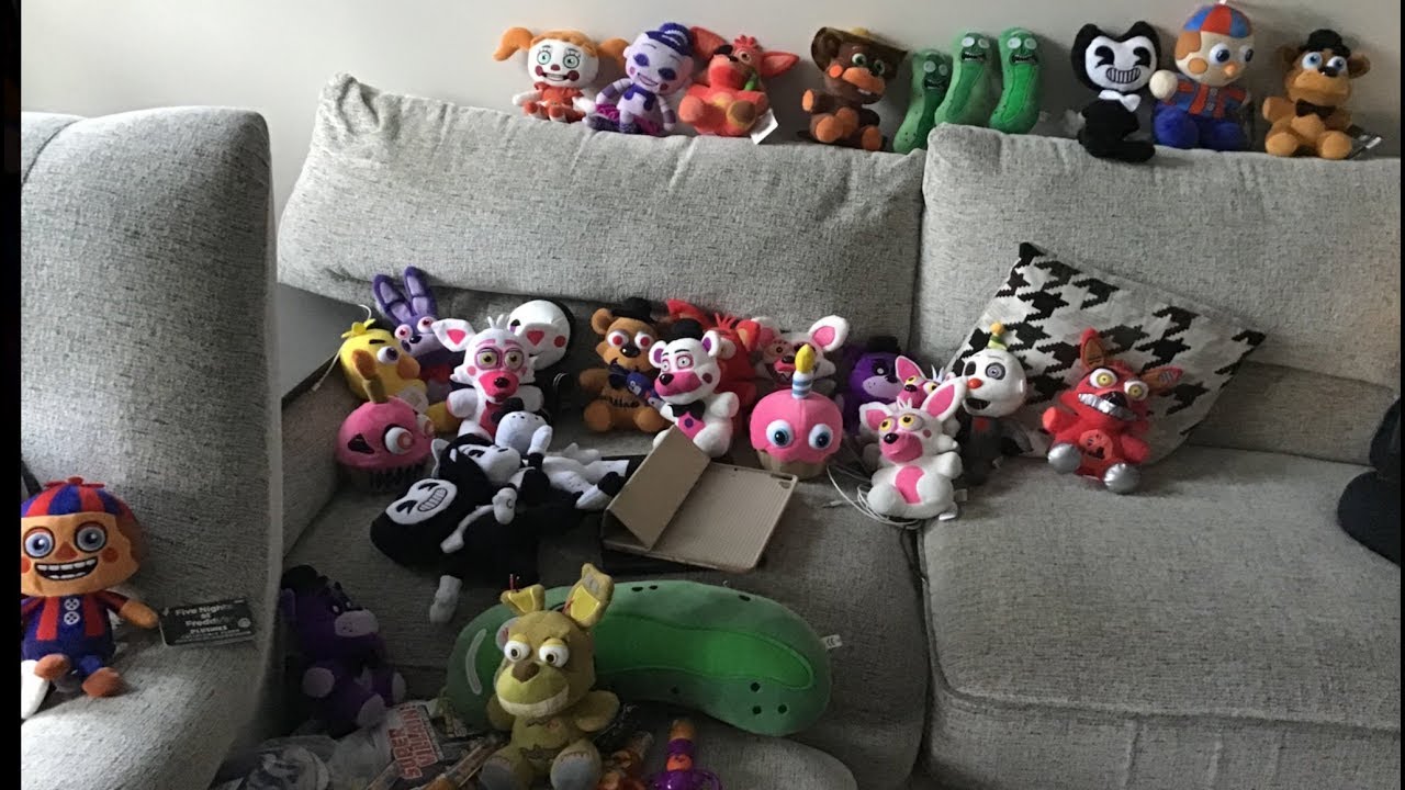 My NEW FNAF Sofa Funko Plush Layout - YouTube