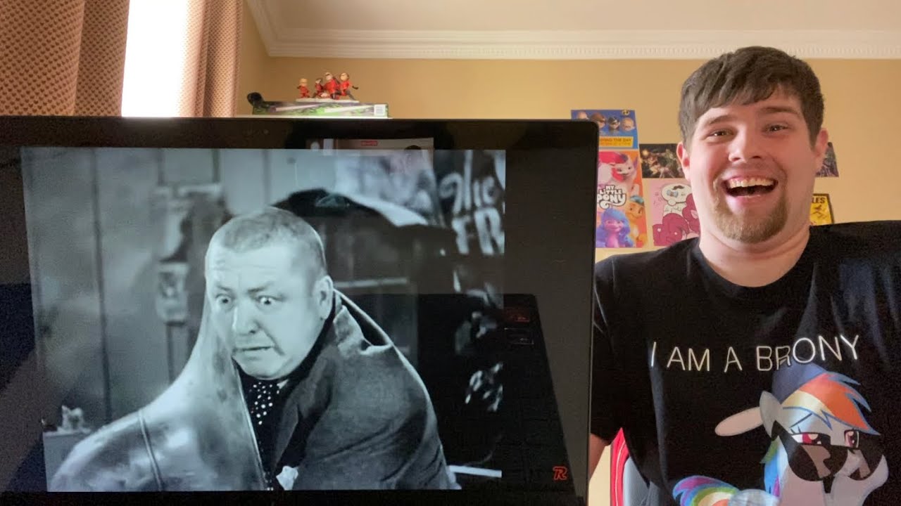 Incredi-Brony reacts: The Three Stooges Even As IOU (😂) - YouTube