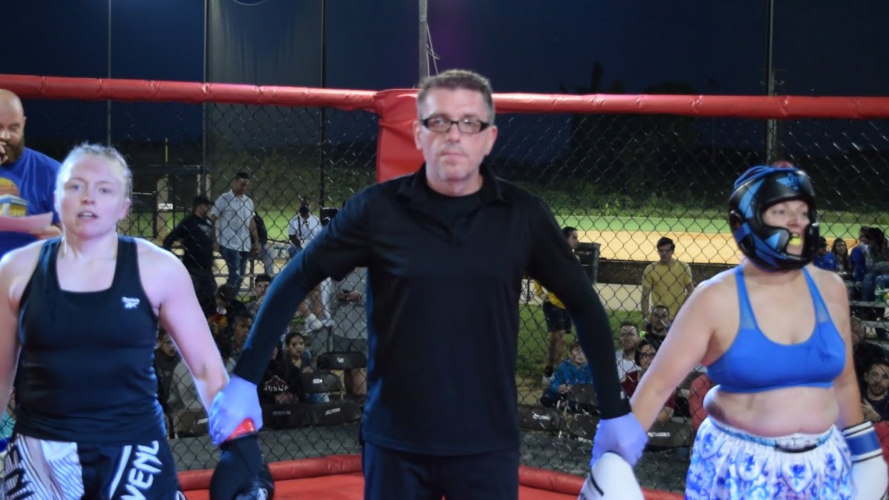 Ashton Weaver vs Victoria Bradley - YouTube