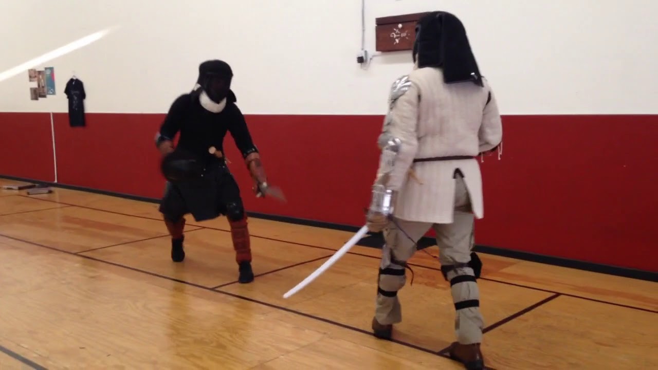 messer vs Russian saber - YouTube