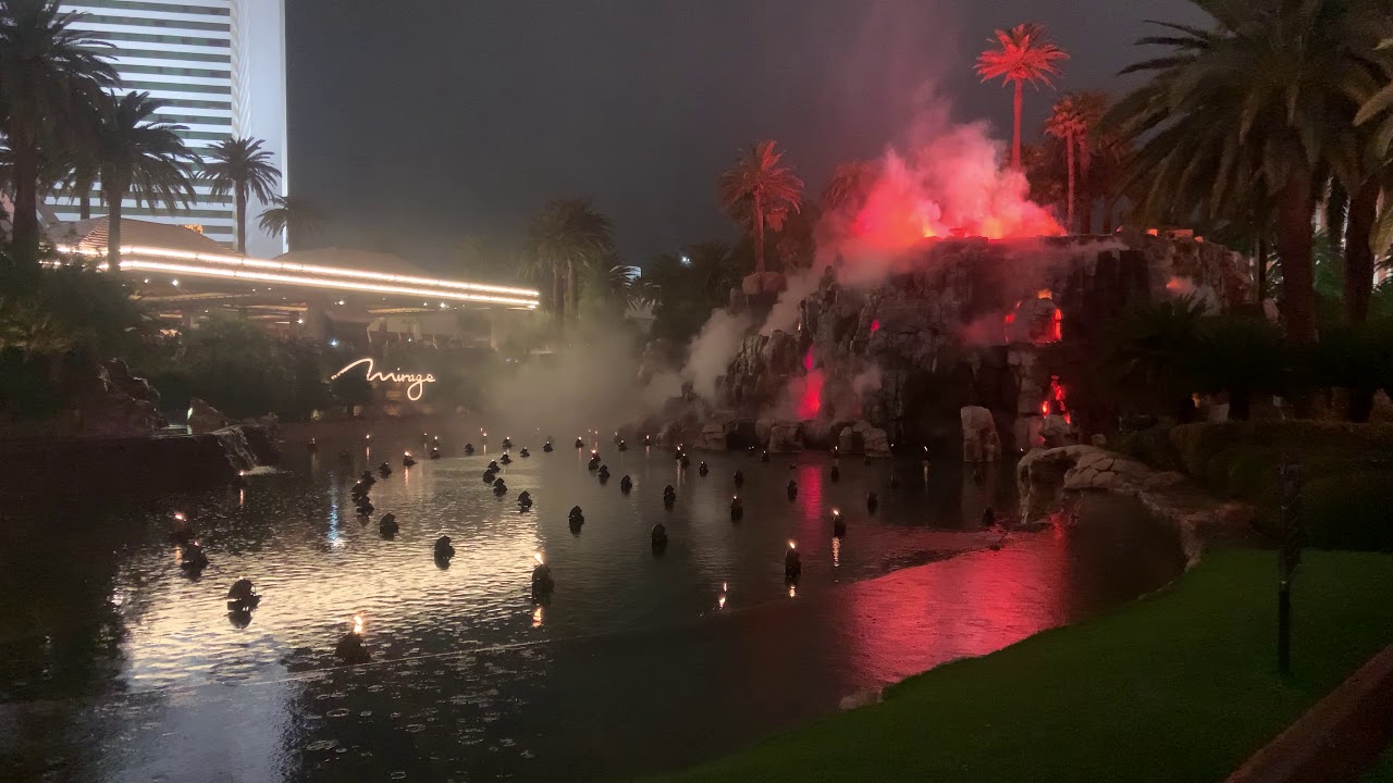 Fire show at mirage las vegas - YouTube