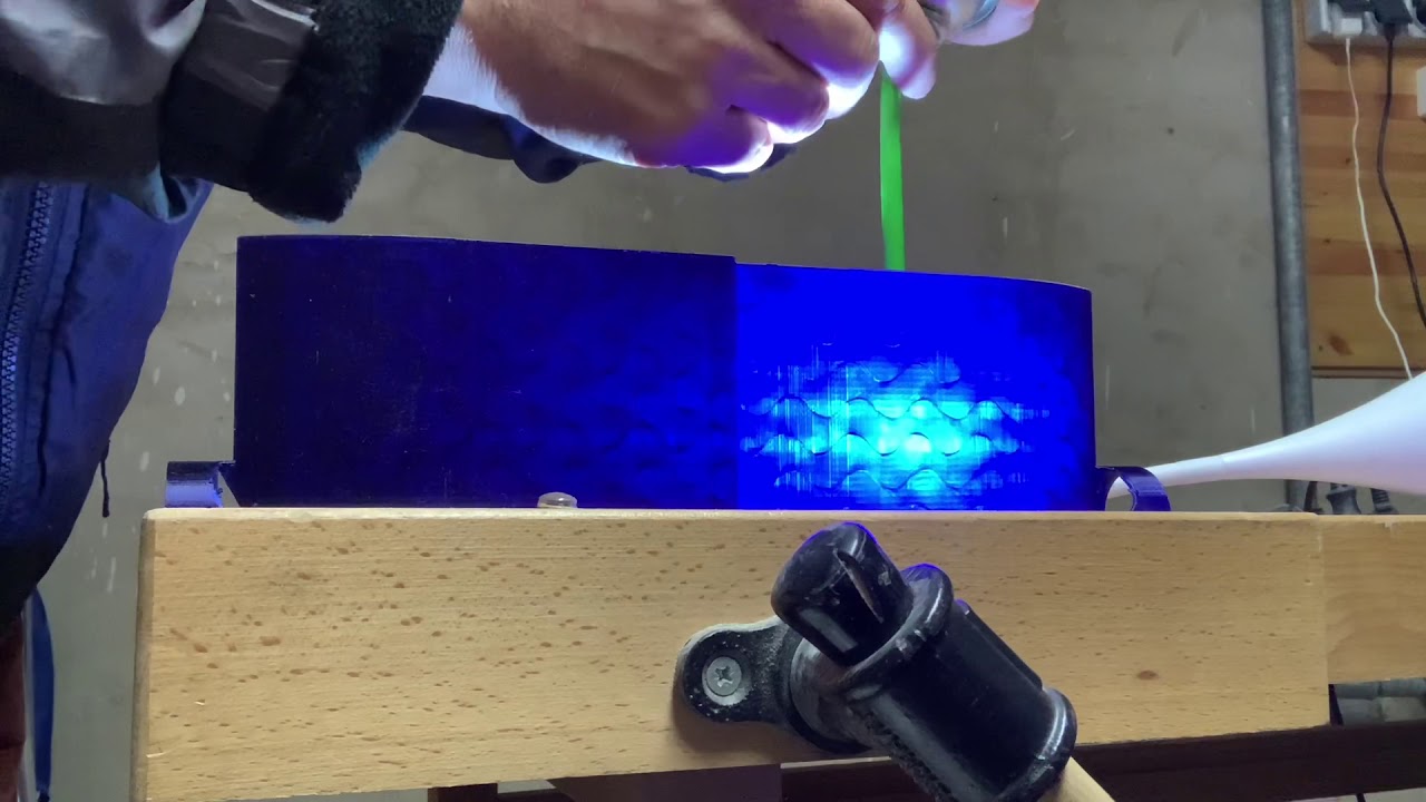 foam filled into 3d print (gyroid infill) - YouTube