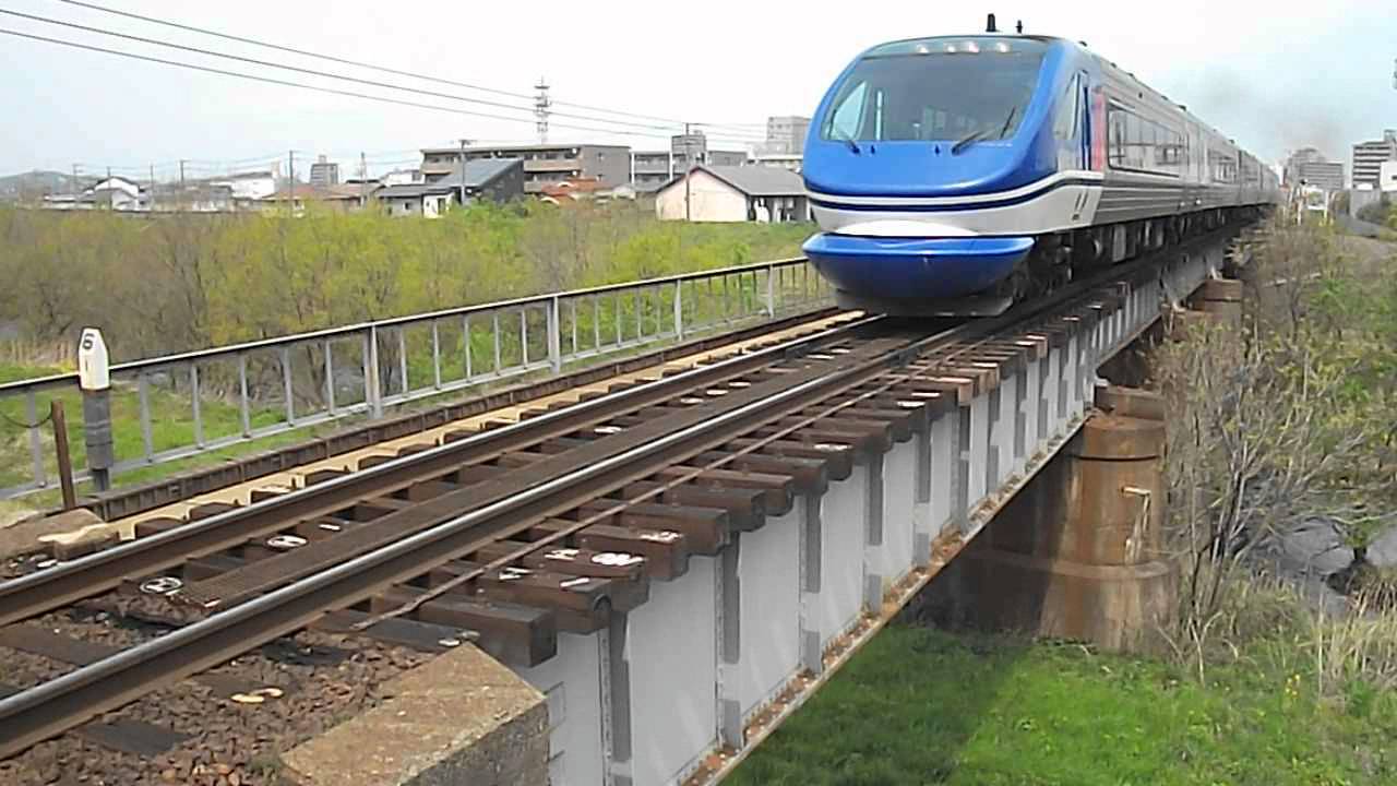 Limited Express SUPER HAKUTO going across Shin-fukuro River in Tottori ...