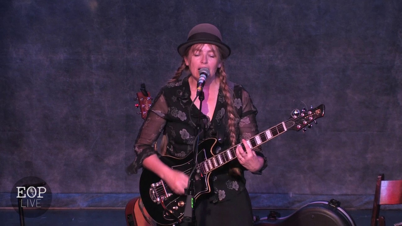 Anne McCue "Devil In The Middle" @ Eddie Owen Presents - YouTube