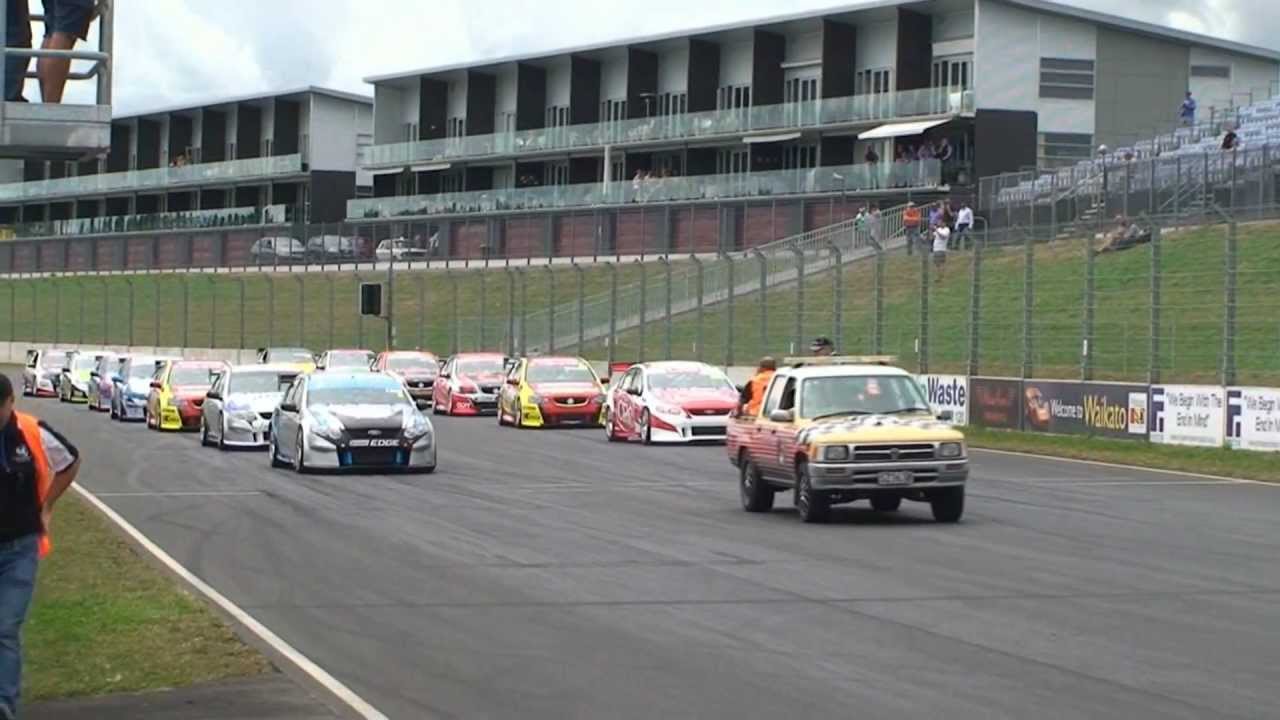 V8SuperTourers Testing at Hampton Downs Motorsport Park - YouTube