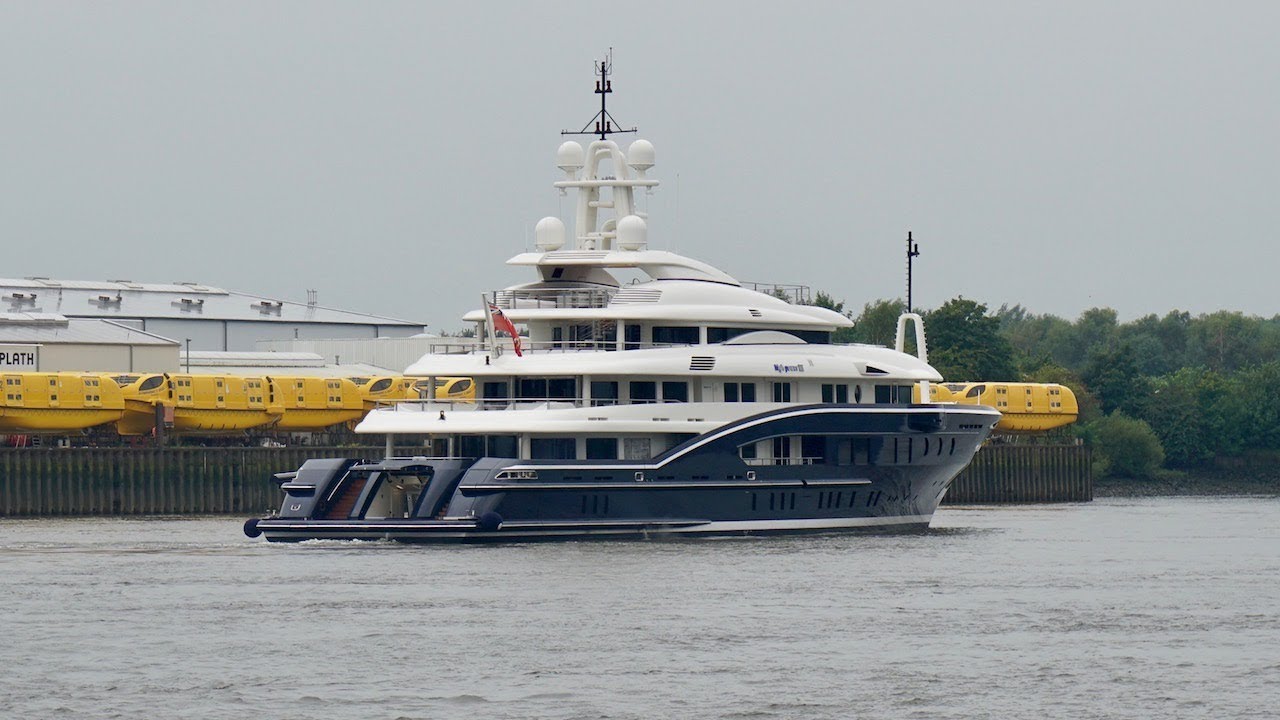 4K | Yacht HIGH POWER III arrived at Fassmer shipyard - YouTube