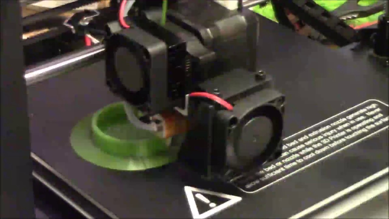 3d Printing Sd Card Holder With Screw On Lid Thingiverse 1322805 - YouTube