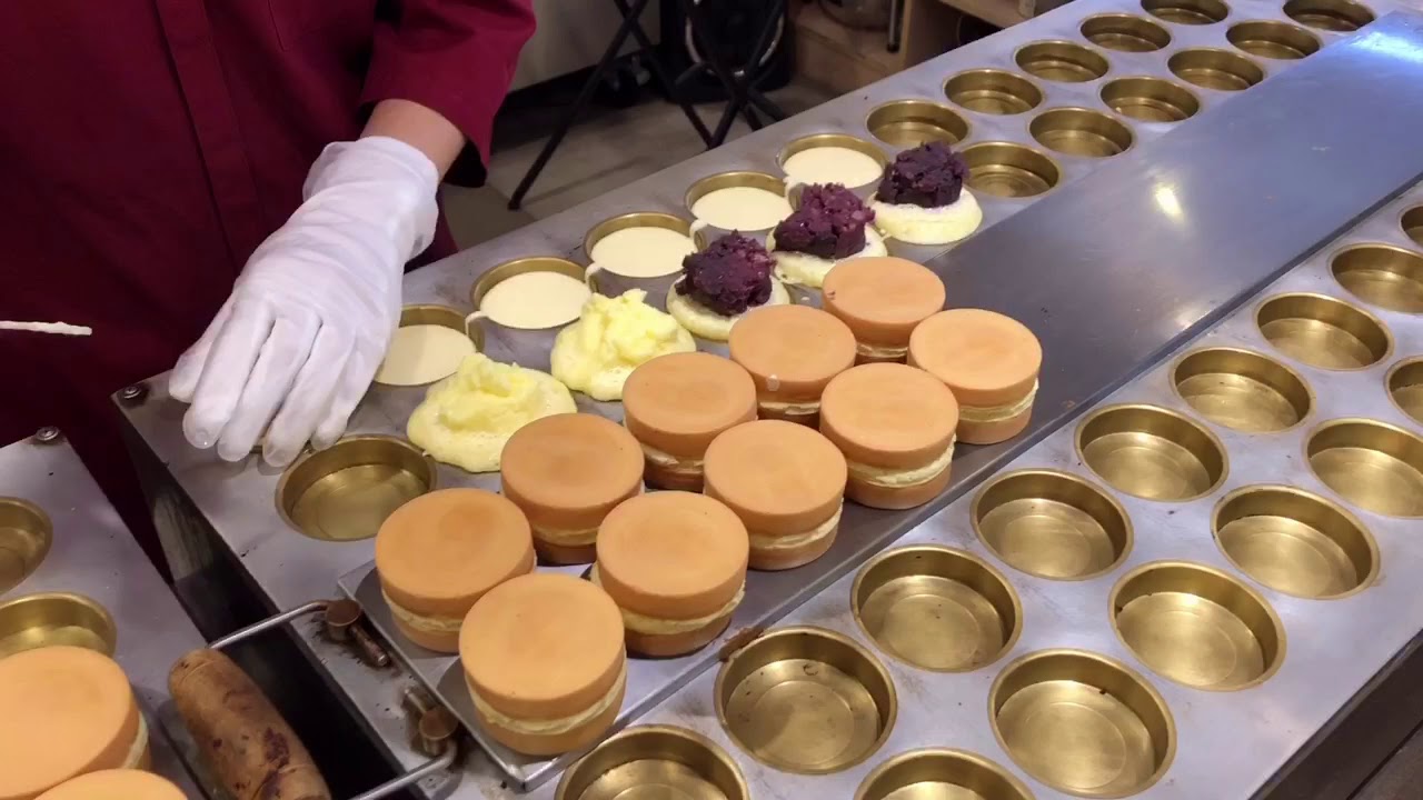 Imagawayaki Cake / Oreo, Red Bean Cake - Taiwanese Street Food - YouTube
