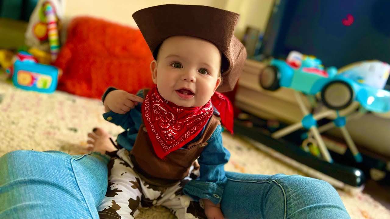 Lil Cow Poke | 38 Week Old Baby | Eight Months - YouTube