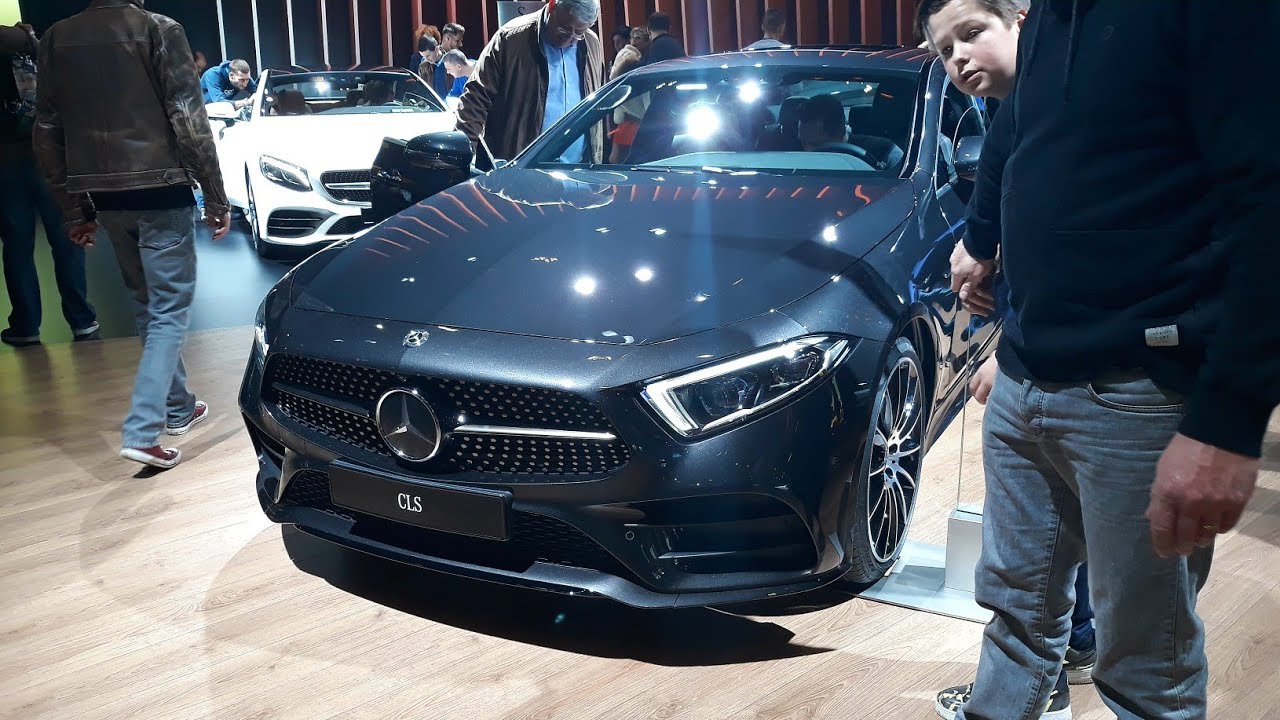 Mercedes-Benz CLS 400d 4Matic Exterior & Interior Review - YouTube