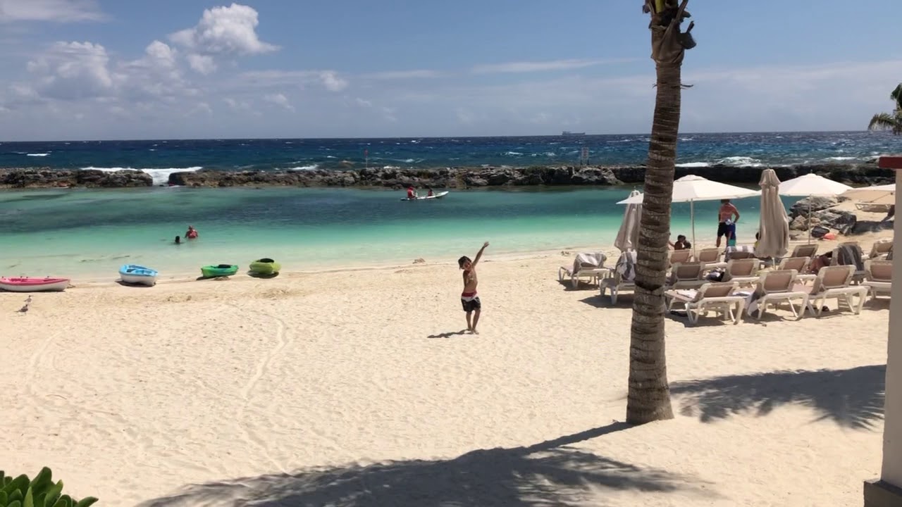 André beach time - YouTube
