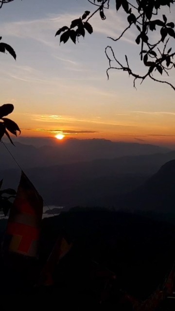 Sunrise from the sacred peak — Sri Pada awakens 🌄🙏 #sunset #sunrise # ...