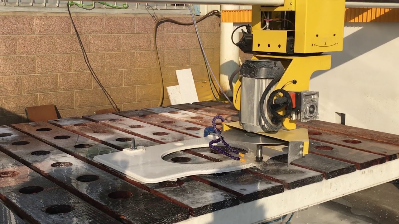 Bridge saw type stone cutting machine - YouTube