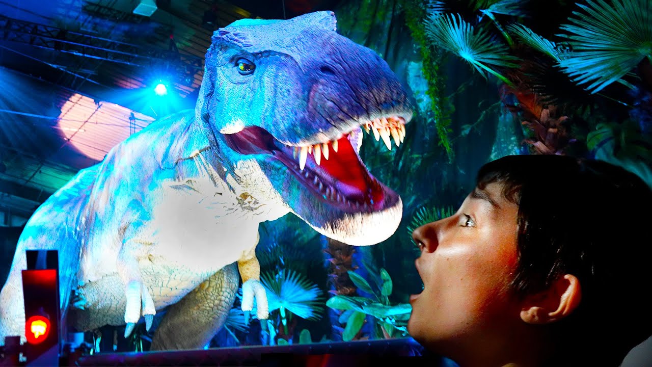 GIANT DINOSAUR ANIMATRONIC Robot at Jurassic World Life Size Exhibition ...