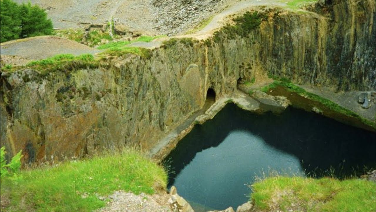 The Blue Lake - Golwern Slate Quarry - near Fairbourne - YouTube