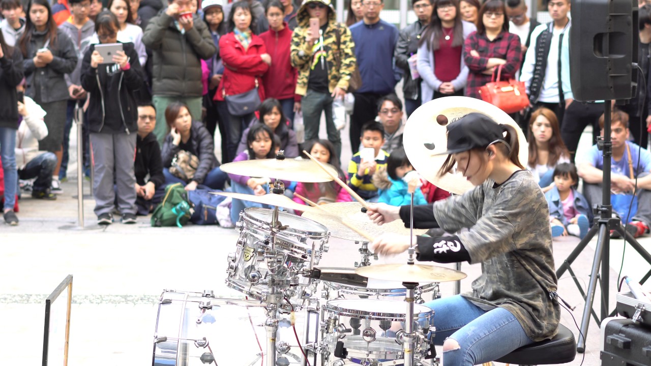 2017/4/1 羅小白S.White - Pati pati (io樂團) 4K畫質 in 新竹Big City遠東巨城購物中心 - YouTube