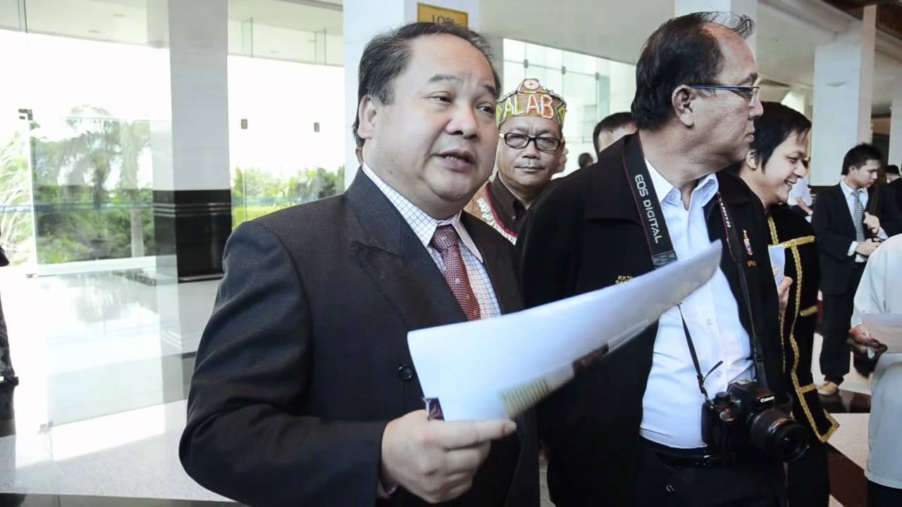 Rubin Balang diugut oleh penduduk kampung mengenai tanah NCR - YouTube