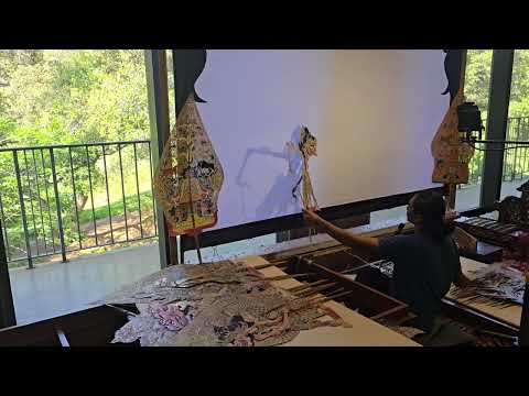 Hanggoro Murti rehearsing with Sari Raras,  University of California, Berkeley April 12th 2025.
