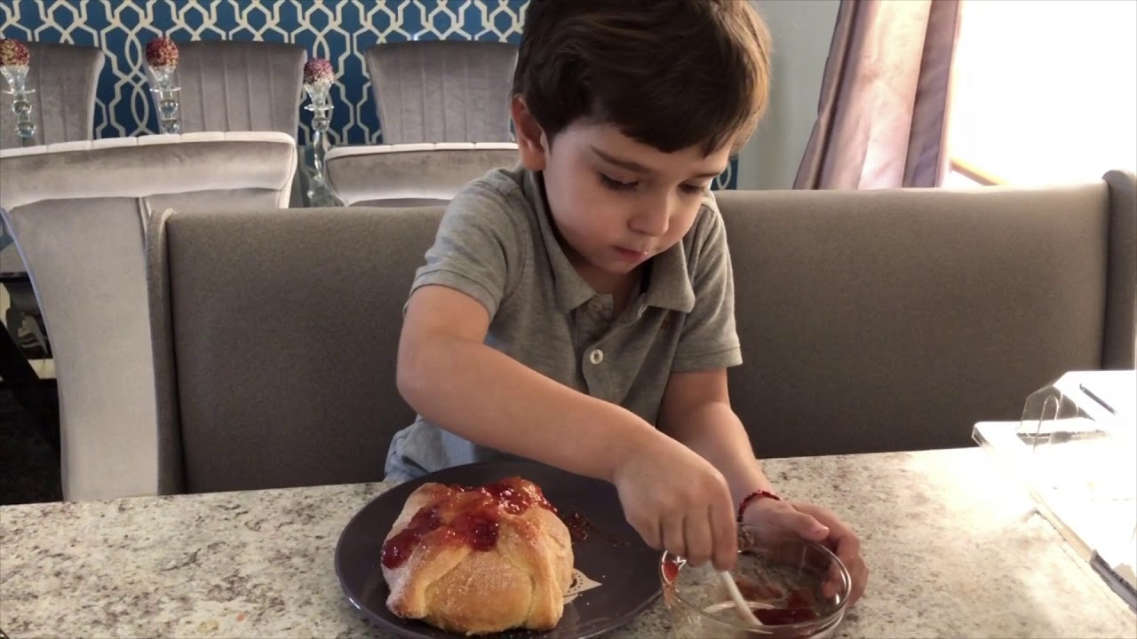 Emi Cookies prepara pan de muerto con mermelada - YouTube