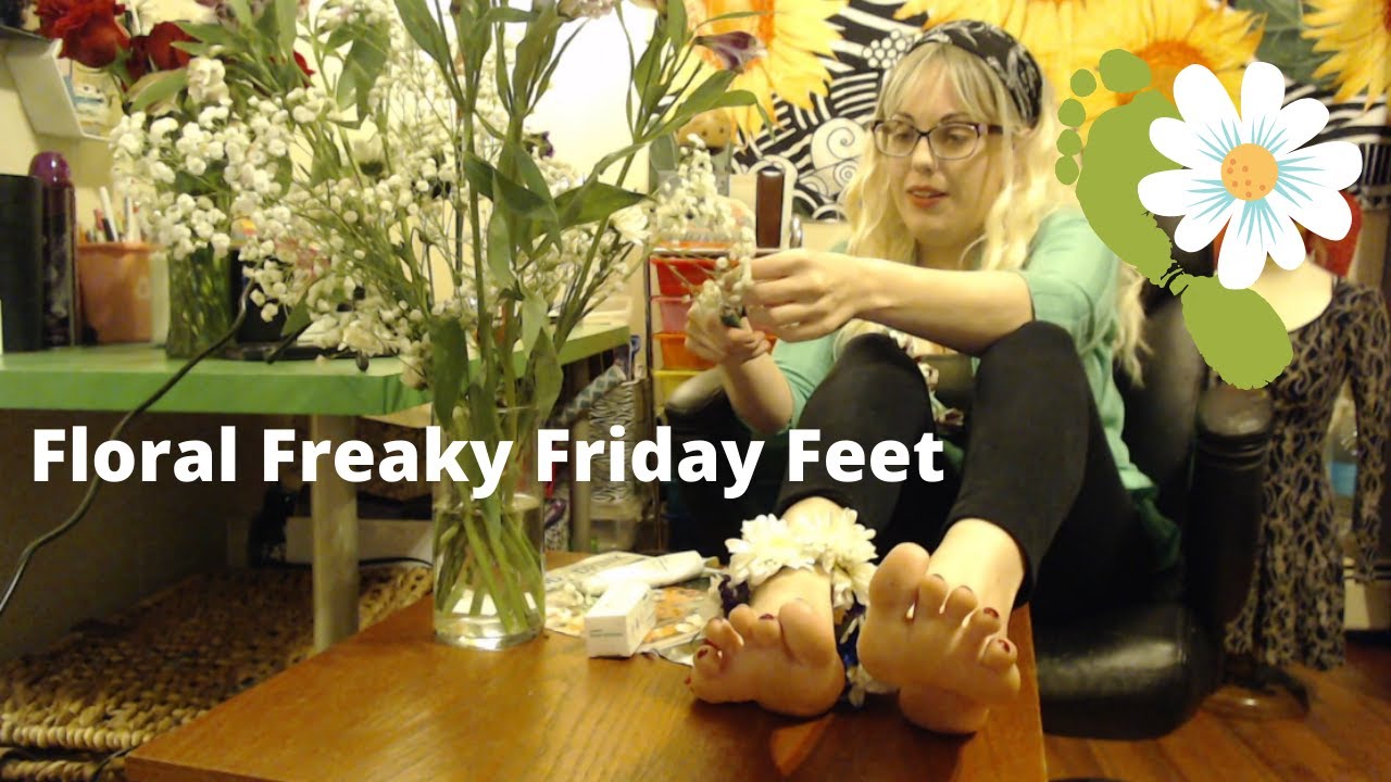 Making a Flower Anklet 🌼 Freaky Friday Feet Stream of Consciousness ...