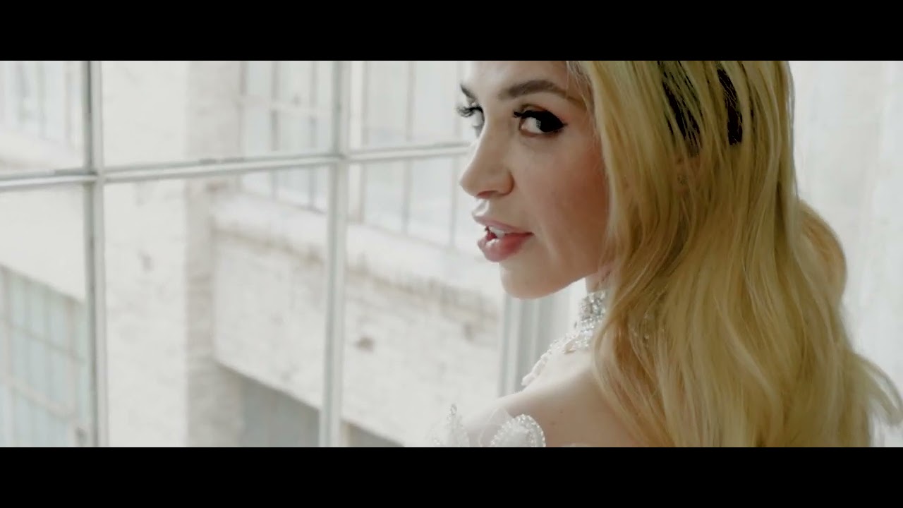 millan Fashion week / April Black diamond - YouTube