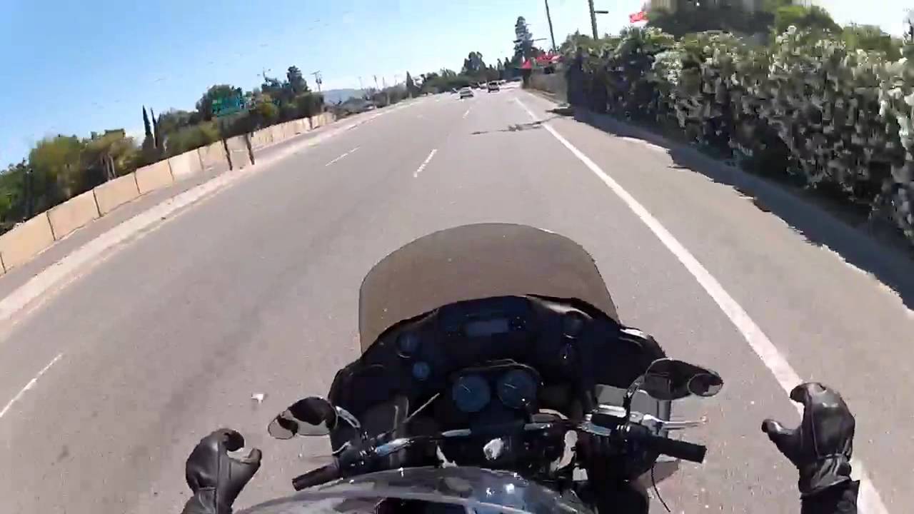 Harley Davidson RoadGlide Wobble - YouTube