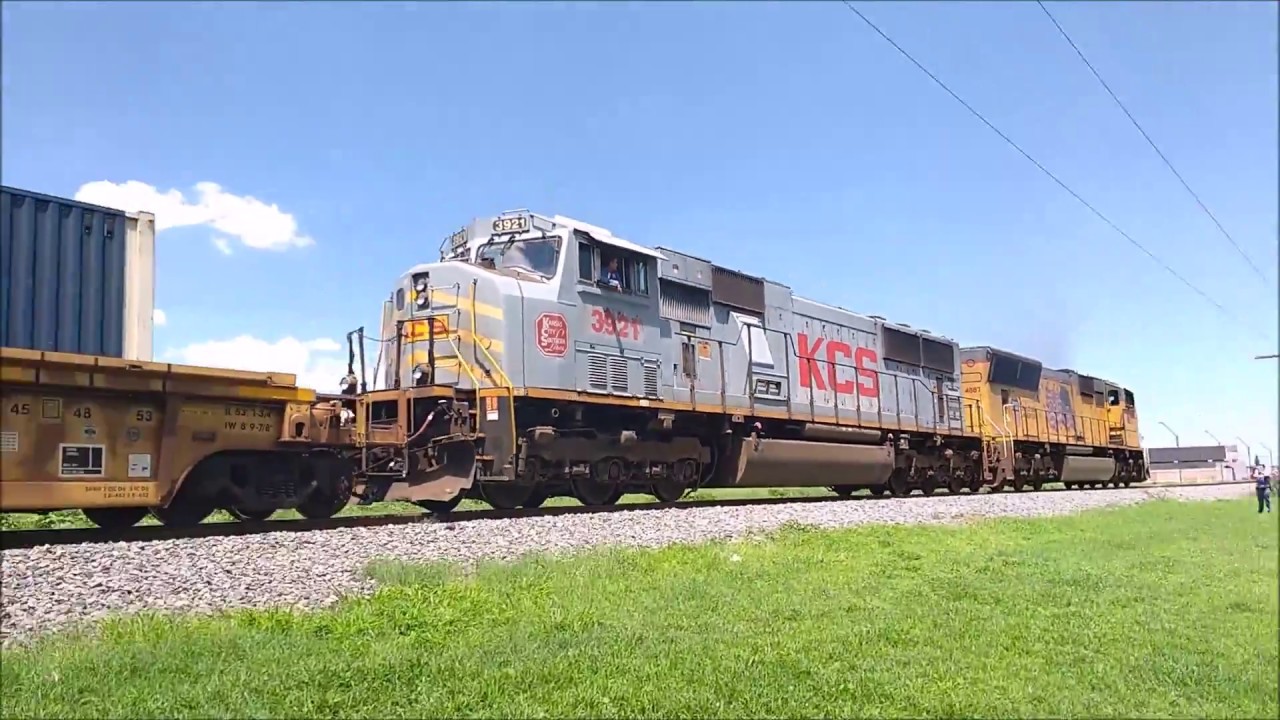 Las SD70MAC de KCS poder EMD - YouTube