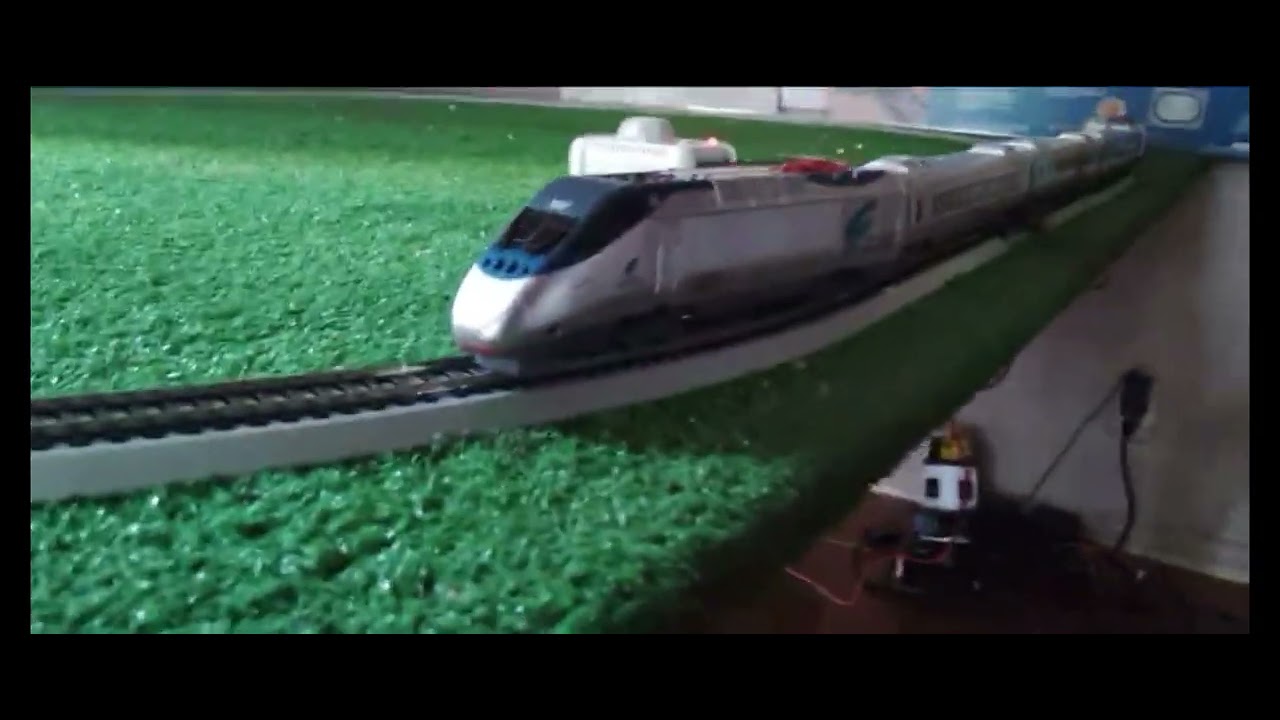 Amtrak Acela ho scale review ( Bachmann ) - YouTube