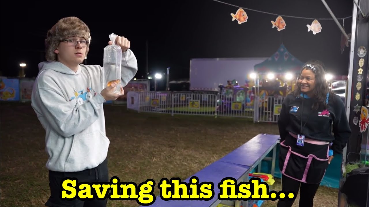 Zachcray Wins a Fish at the Fair - YouTube