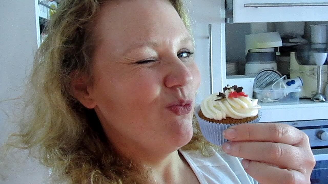 Cupcake Battle in Muttis Küche - Teil 1 - Review Creamcheese Cupcakes ...