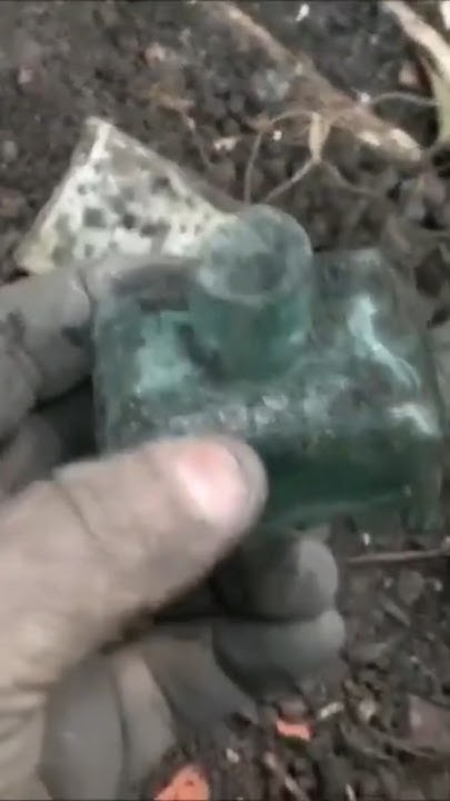 pen rest ink bottle shear lip found bottle digging falkirk scotland - YouTube