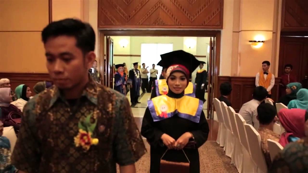 Patria Artha University 2013 Commencement Highlights - YouTube