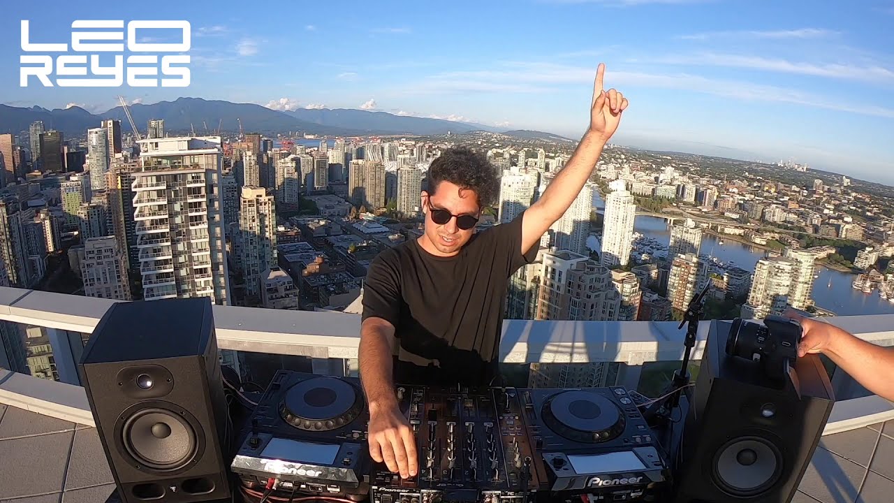 Leo Reyes Live @ Vancouver Skyview - YouTube