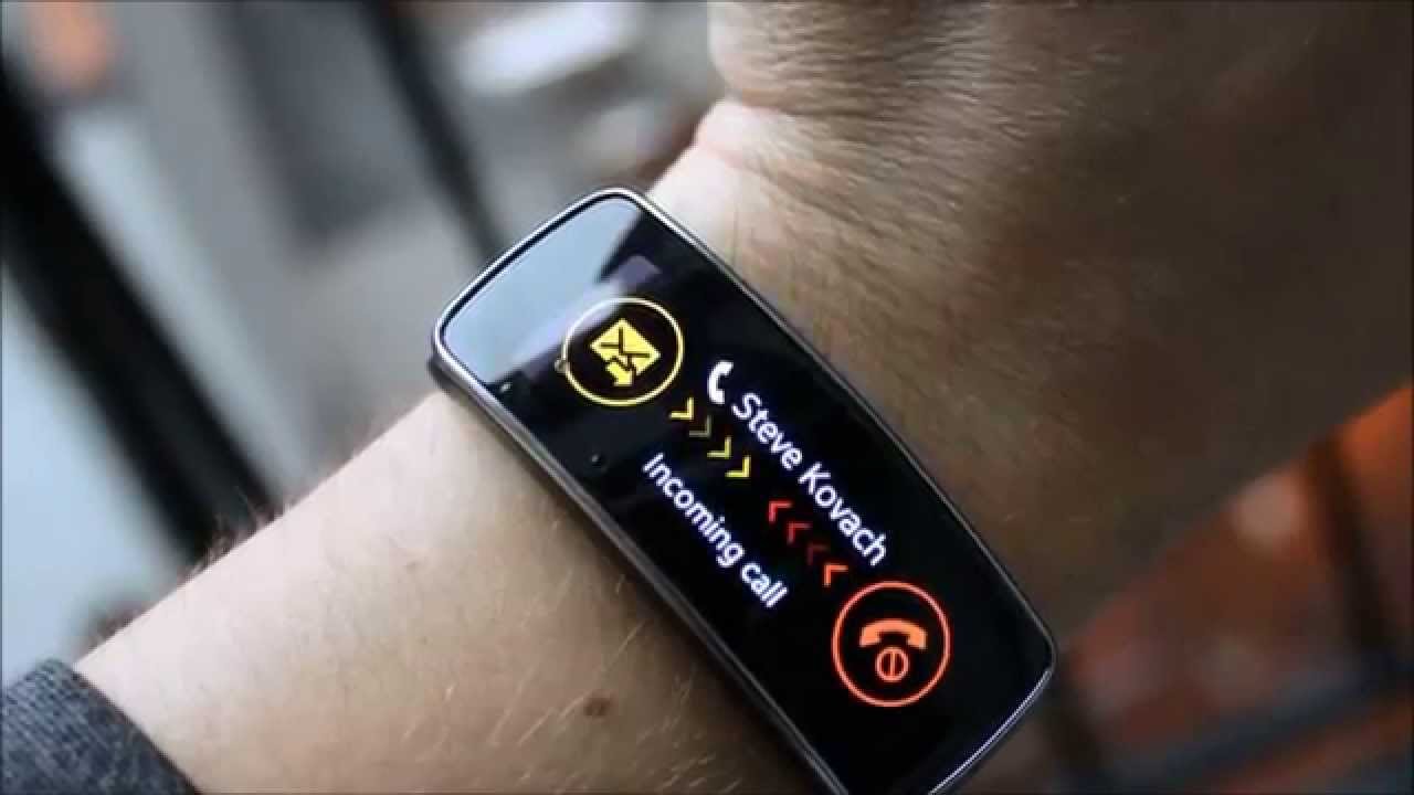Samsung Gear Fit Fitness Tracker and Smartwatch Overview - YouTube