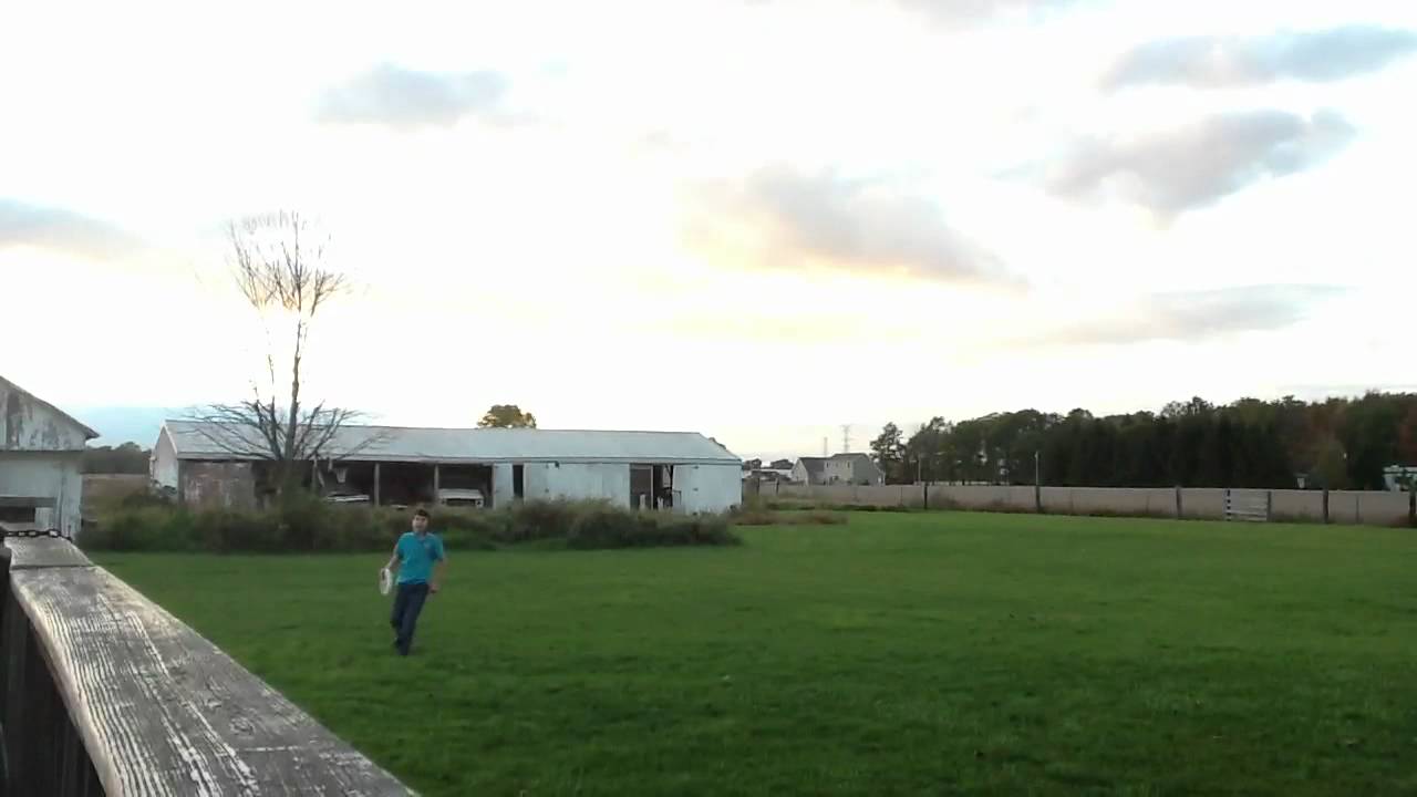 Ultimate frisbee amazing catch - YouTube