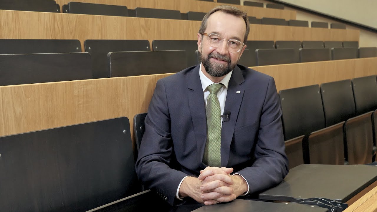 Schlusswort des Kanzlers Peter Endres | Dies academicus 2020 | OTH ...