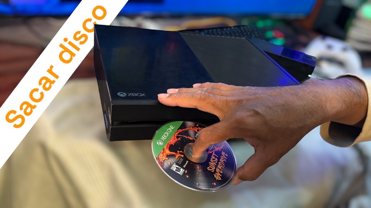 Cómo expulsar disco de un Xbox One Fat sin dañarlo ? - YouTube