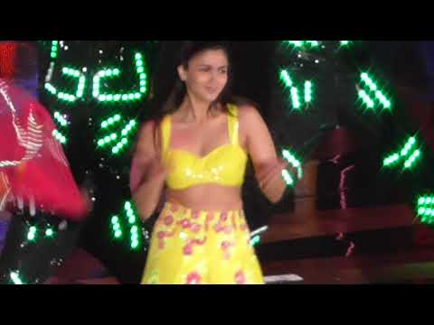 ALIA BHATT-----LIVE IIFA PERFORMANCE COMPLETE....4K----7/4/17---NJ