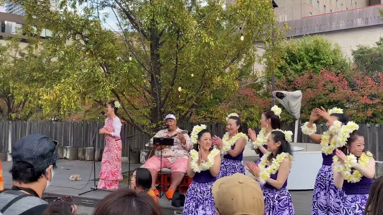 Aloha Mahalo A Hui Hou 歌:KONISHIKI&Taupou(小錦千絵) - YouTube