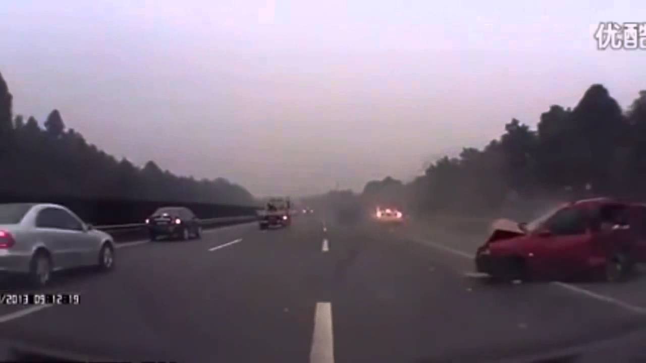 DASH CAM WRECKS bad wreck on highway accident dashcam camera windshield ...