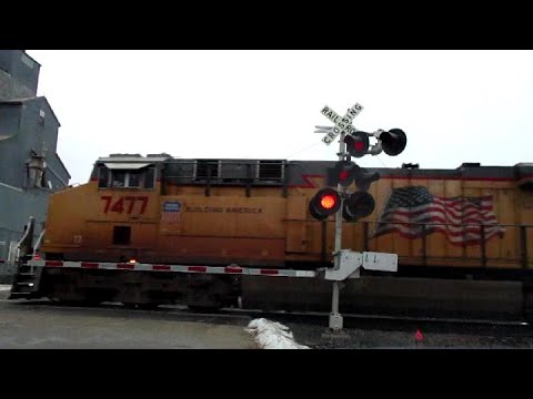 UP 7477 North MBOSS Farmington MN (12-26-2021) - YouTube