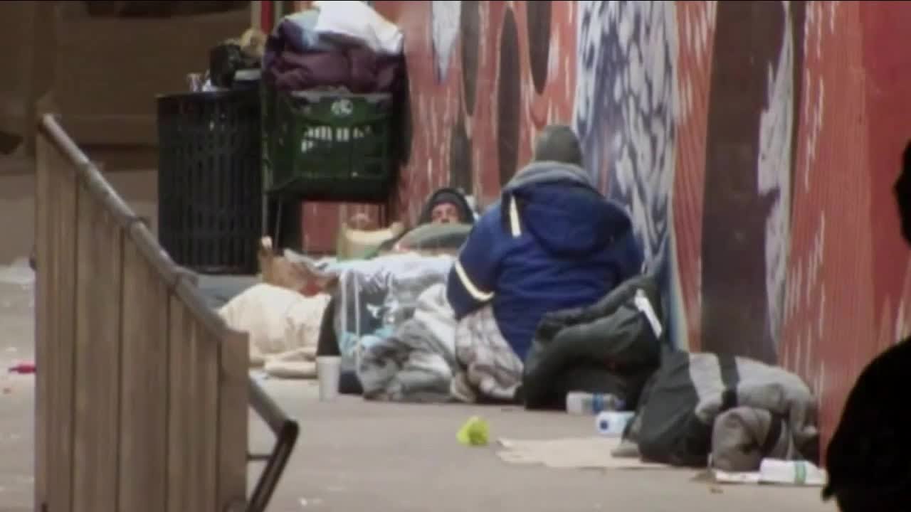 Florida's homeless senior population - YouTube