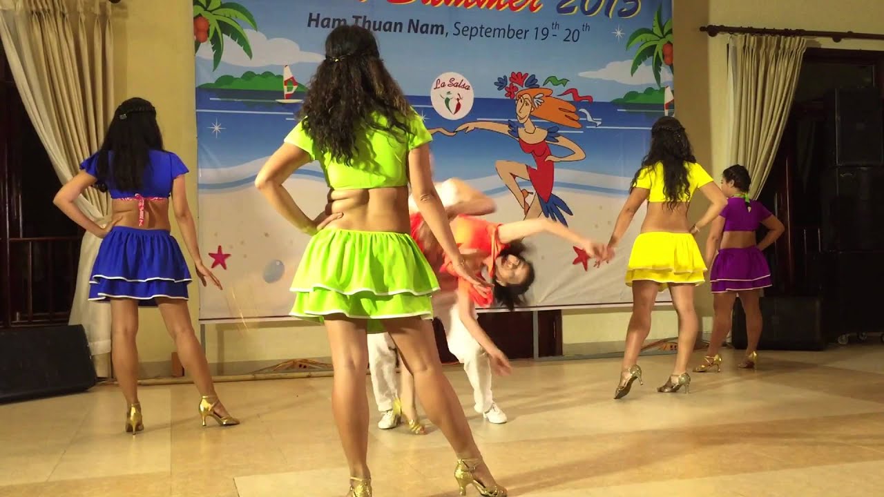 Lady styling La salsa - salsa summer 2015 - YouTube