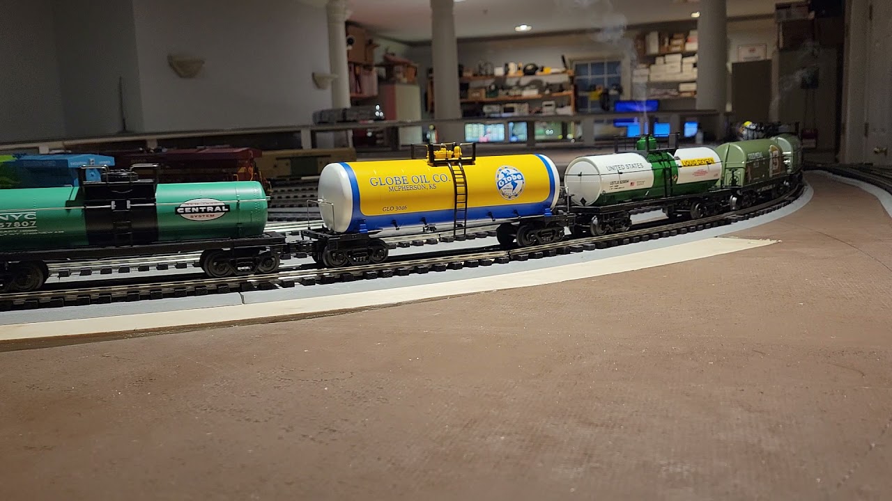 PRR H10 Pulling Small Tank Cars - YouTube