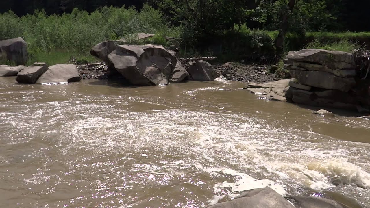 Râul Suceava intre Brodina si Falcau - YouTube