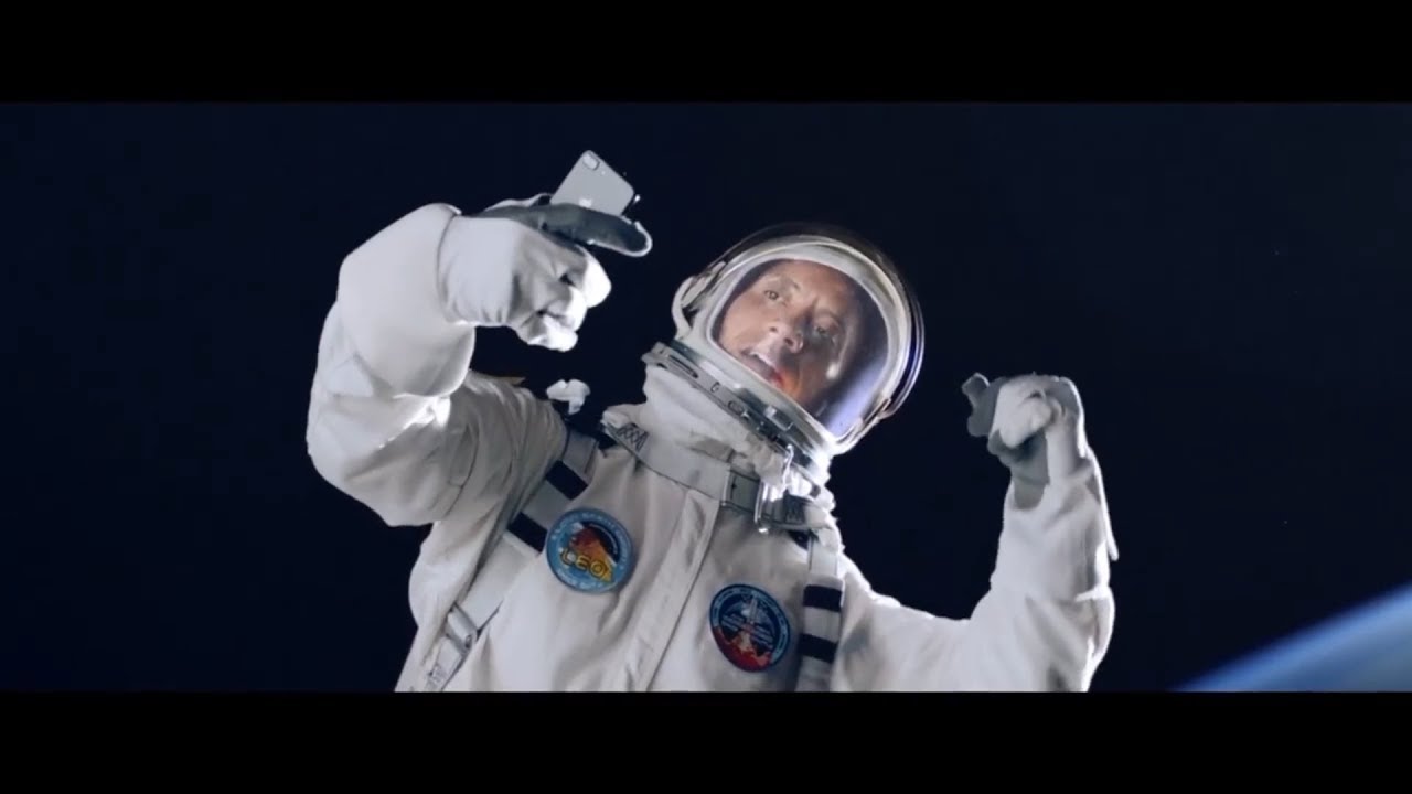 Dwayne the Rock Johnson Apple - Siri Commercial - YouTube