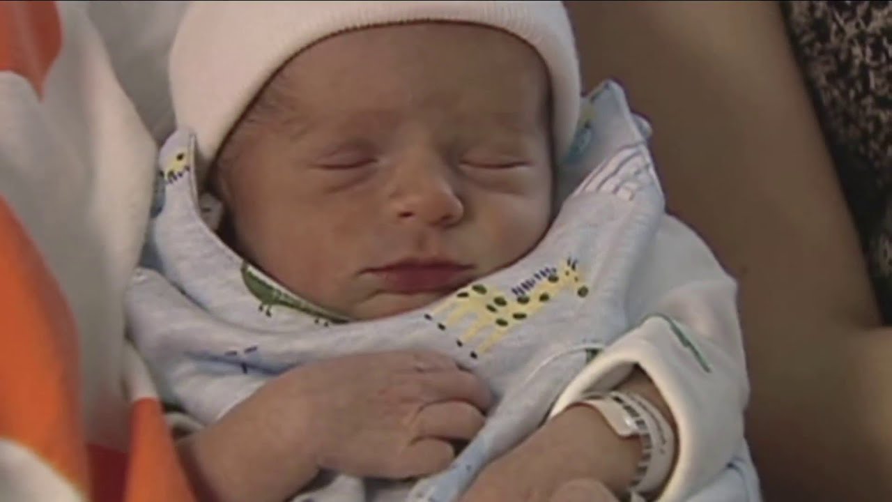 Child Safety Alert - Swallowing small items - YouTube